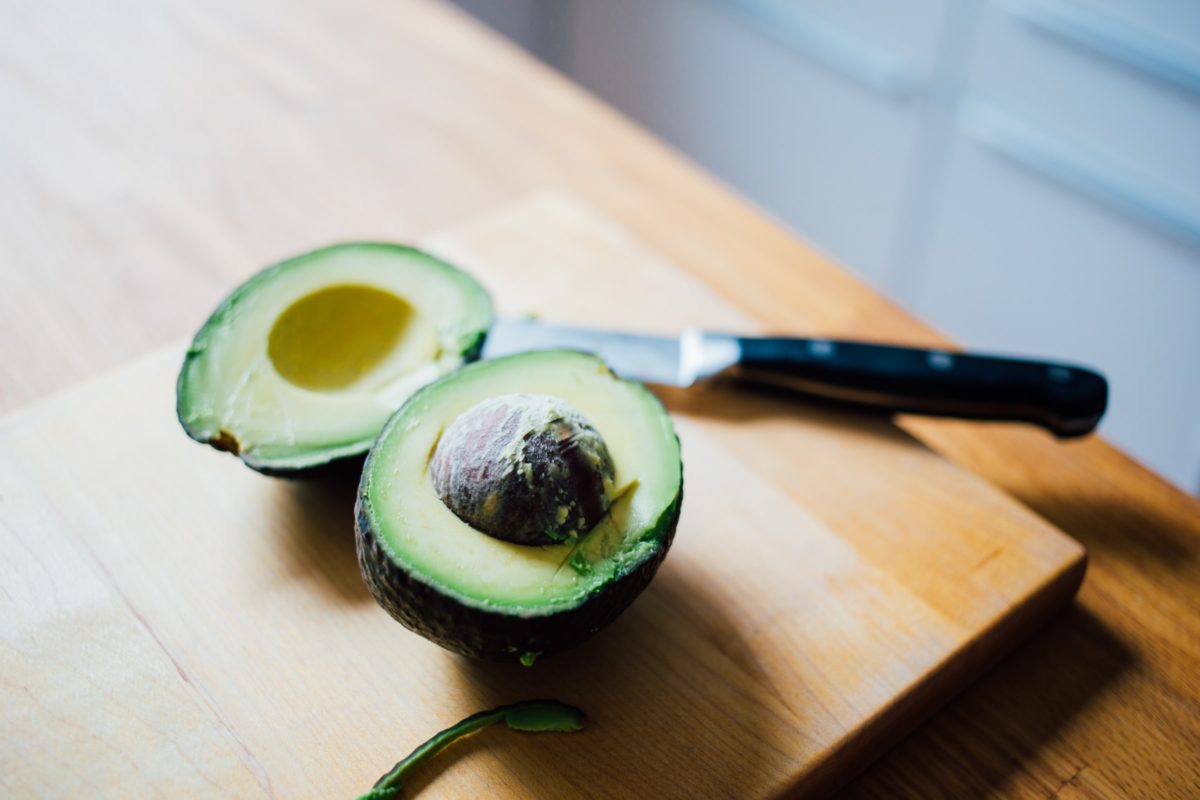 Come Mangiare l'Avocado Crudo: Guida per Apprezzarlo al Meglio
