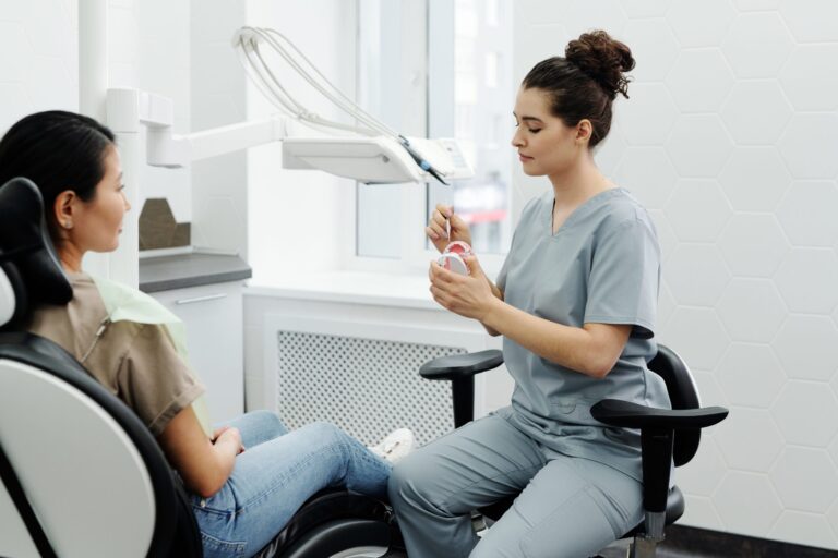 Igienista Dentale: Ruolo, Competenze e Normativa