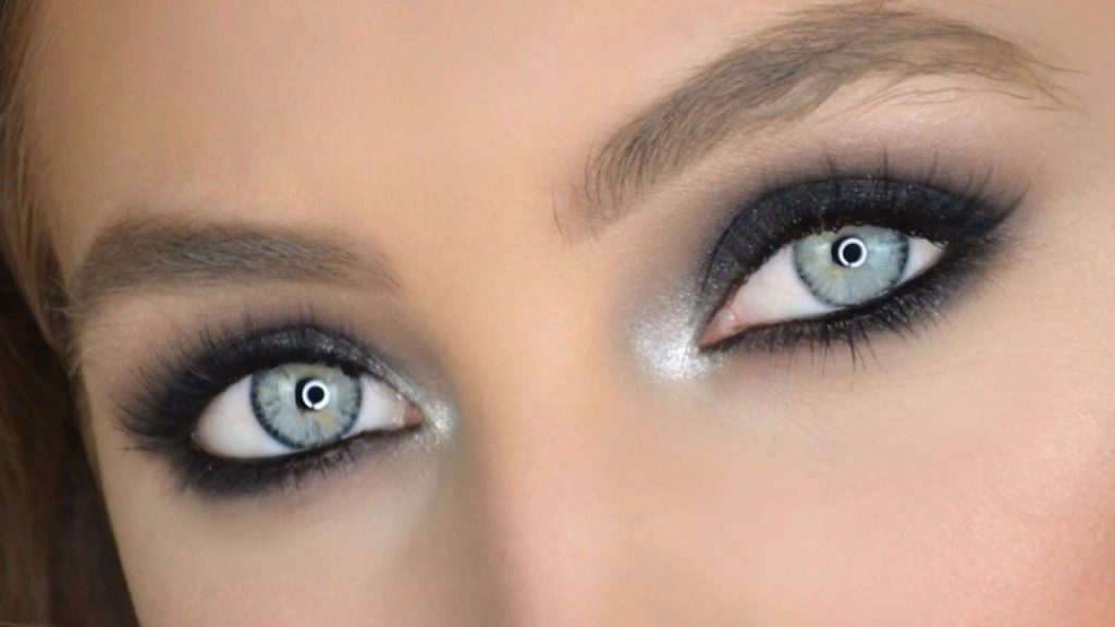Come Valorizzare gli Occhi Chiari con il Make-up